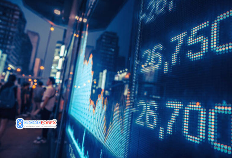 Dow và Hang Seng giảm mạnh, nhưng Nasdaq 100 được Nvidia hỗ trợ